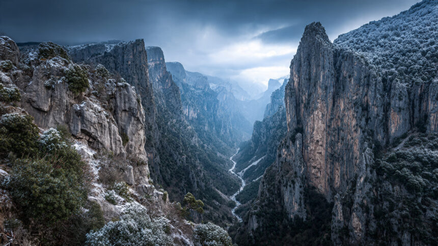 Did the Aloadae Giants Successfully Stack Mountains?