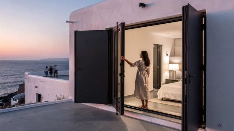 The Greek Daily Rhythm: Siesta, Volta, and Kafeneion Explained